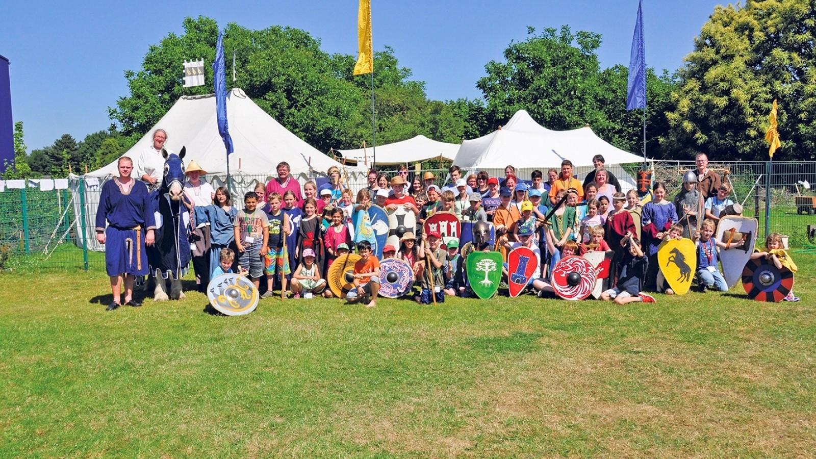 Spannendes Ritterlager für über 50 Mädchen und Jungen