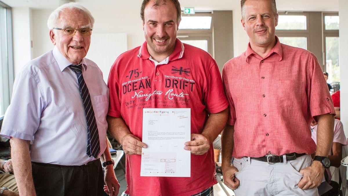 Handschlag als Grundlage für mehr Fairplay