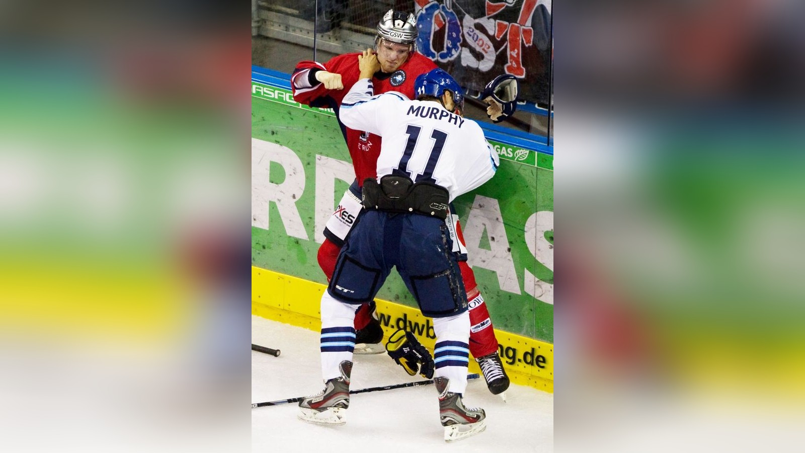 Eisbär James Sharrow nach Kopfcheck für zwei Spiele gesperrt