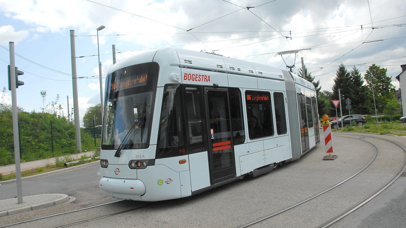 42 neue Straßenbahnen
