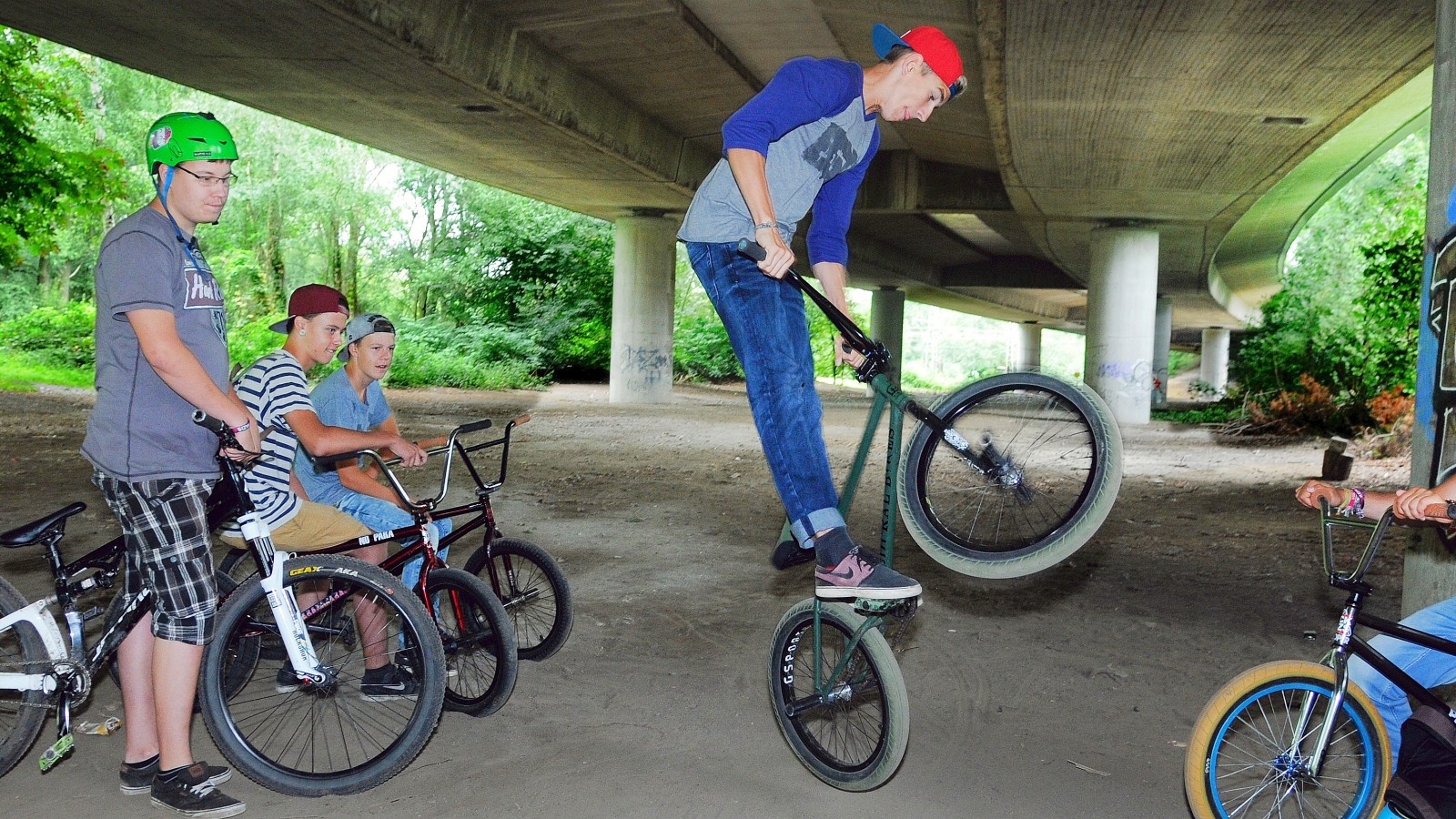Jusos: Biker sollten nicht unter die Brücke