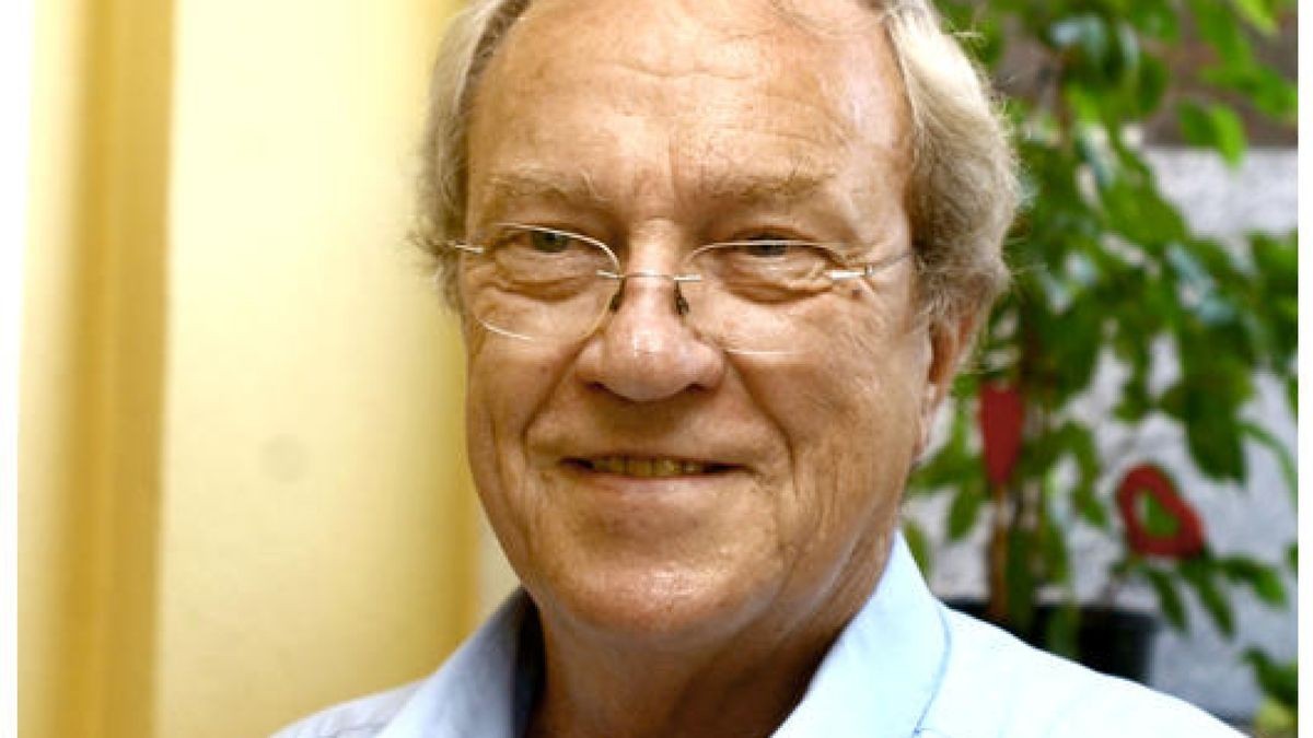 Tafel organisiert Kleiderschrank für Kinder