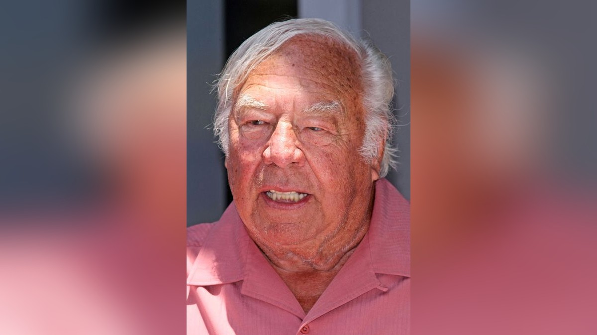 „Nackte Kanone“-Schauspieler George Kennedy gestorben