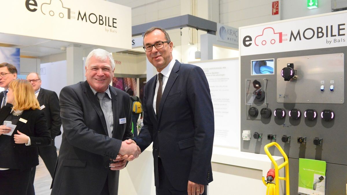 Ministerialdirigent besucht Bals-Messestand