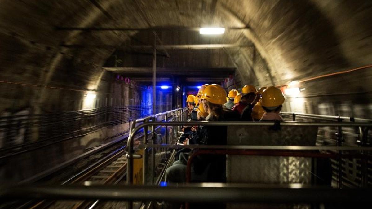 Unten oben ohne - Mit dem U-Bahn-Cabrio durch Berlin