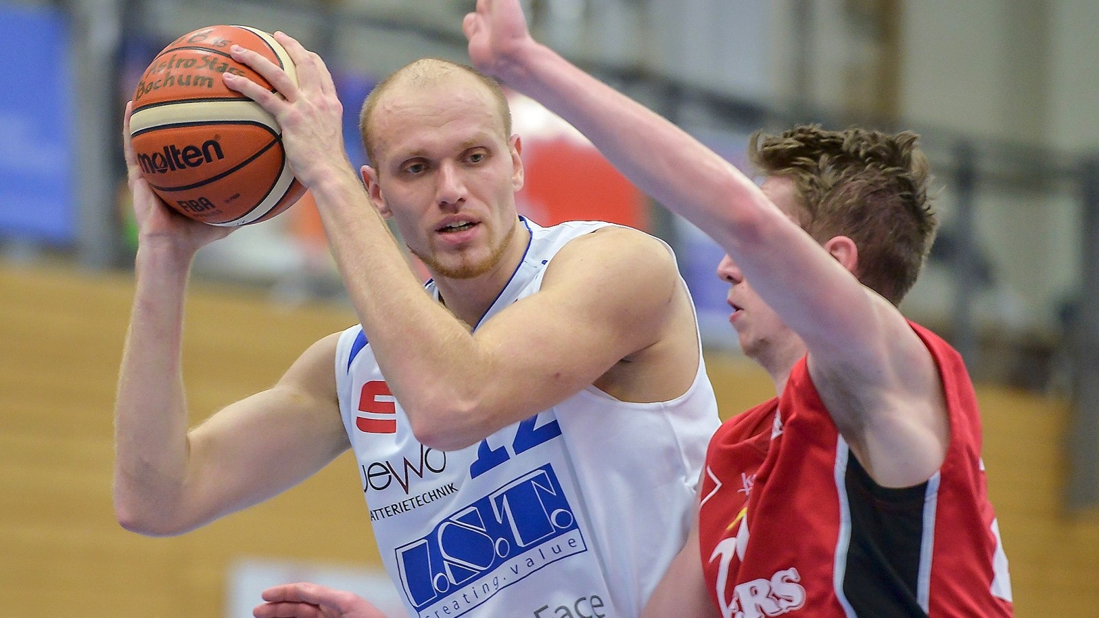 Center Michael Haucke verlängert bei den AstroStars