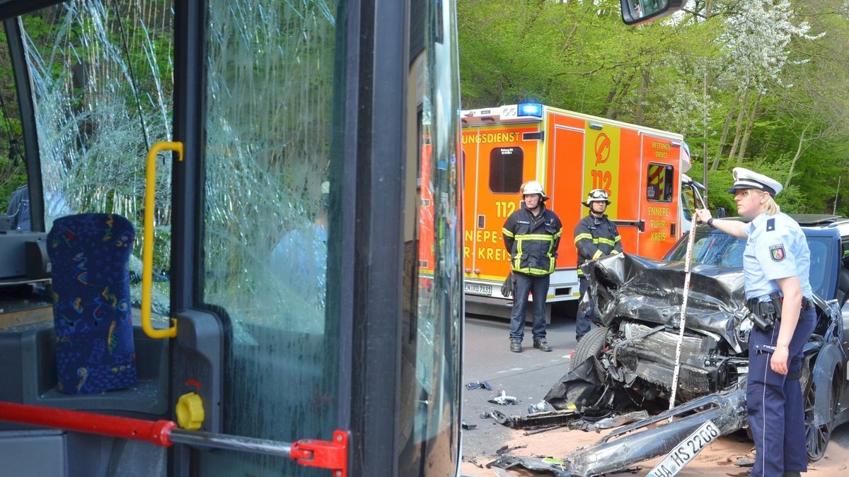 Sechs Verletzte nach Frontalzusammenstoß mit Schulbus