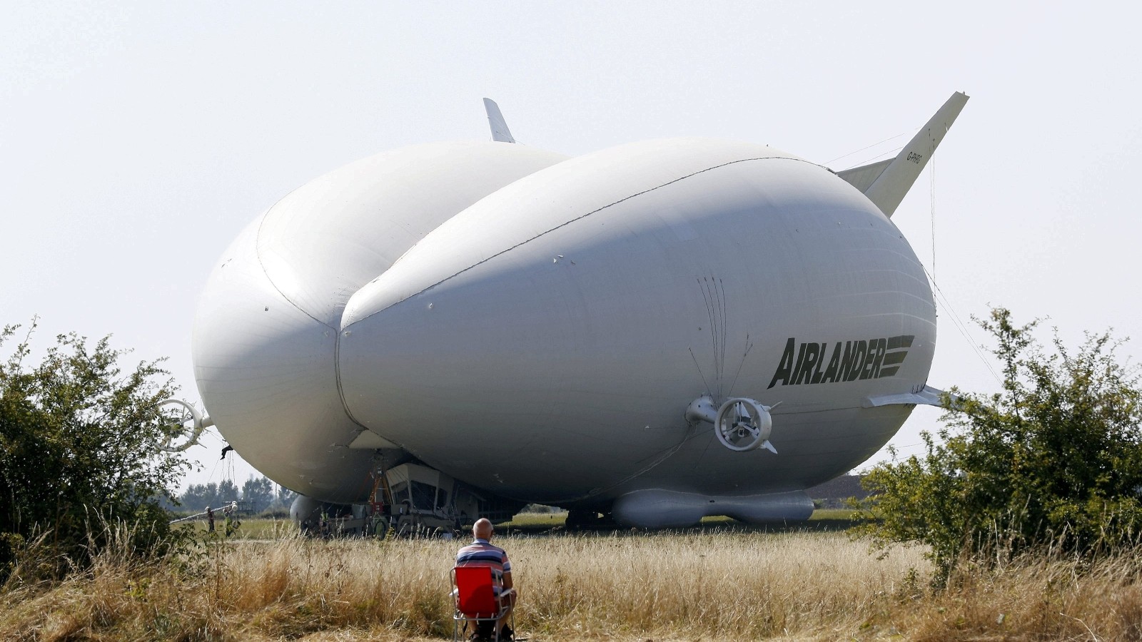 Airlander 10: So startet der größte Zeppelin der Welt in den Himmel