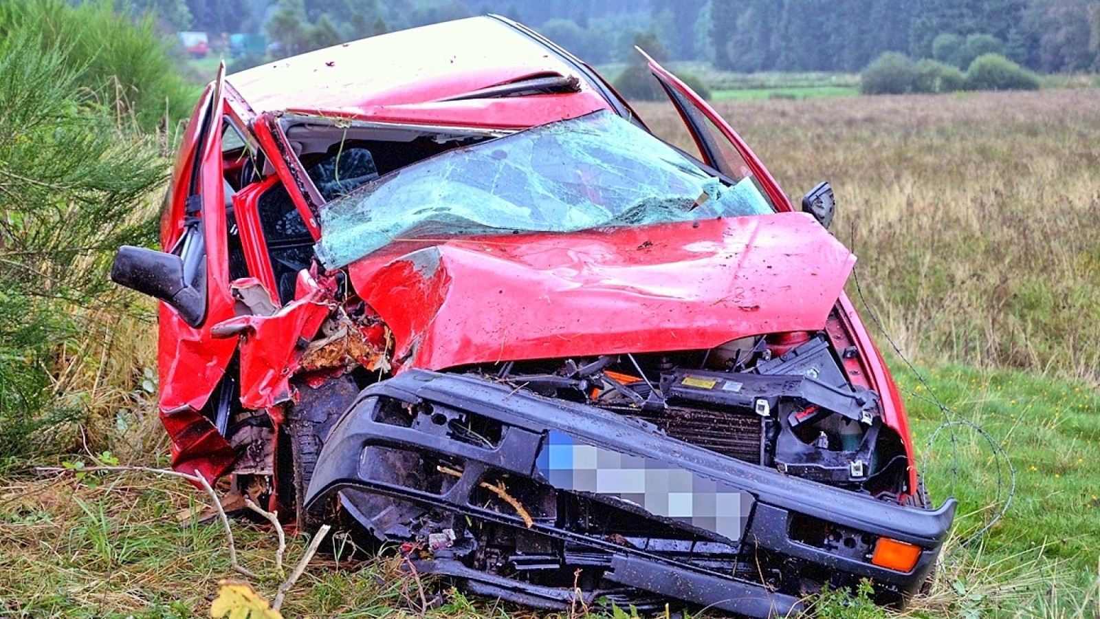Nach schwerem Unfall eingeklemmt