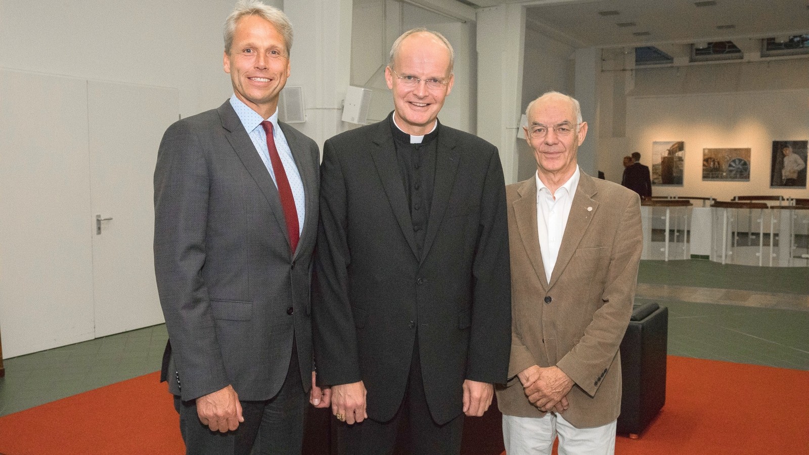 Ruhr-Bischof ehrt Medizinethiker Prof. Hans Georg Nehen