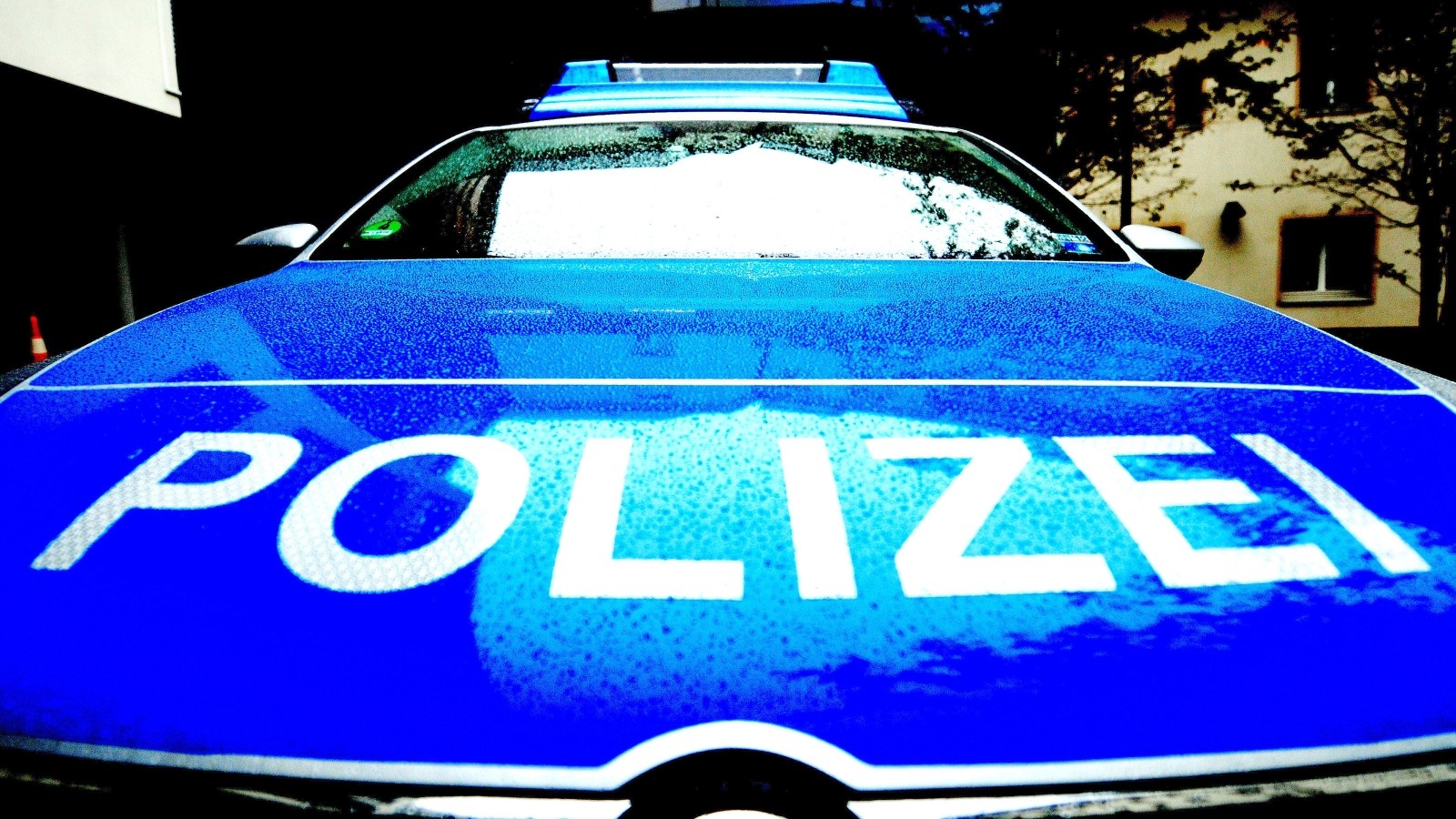 Polizei Duisburg kontrolliert 500 Autos und 400 Personen