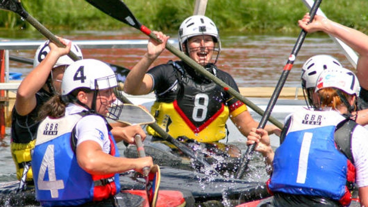Wetteraner an der Weltspitze: Damen holten im Kanupolo Vize-Meisterschaft