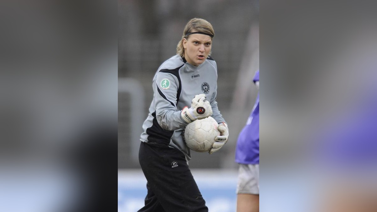 Cordula Busack - Vom Doppelleben einer Berliner Torhüterin