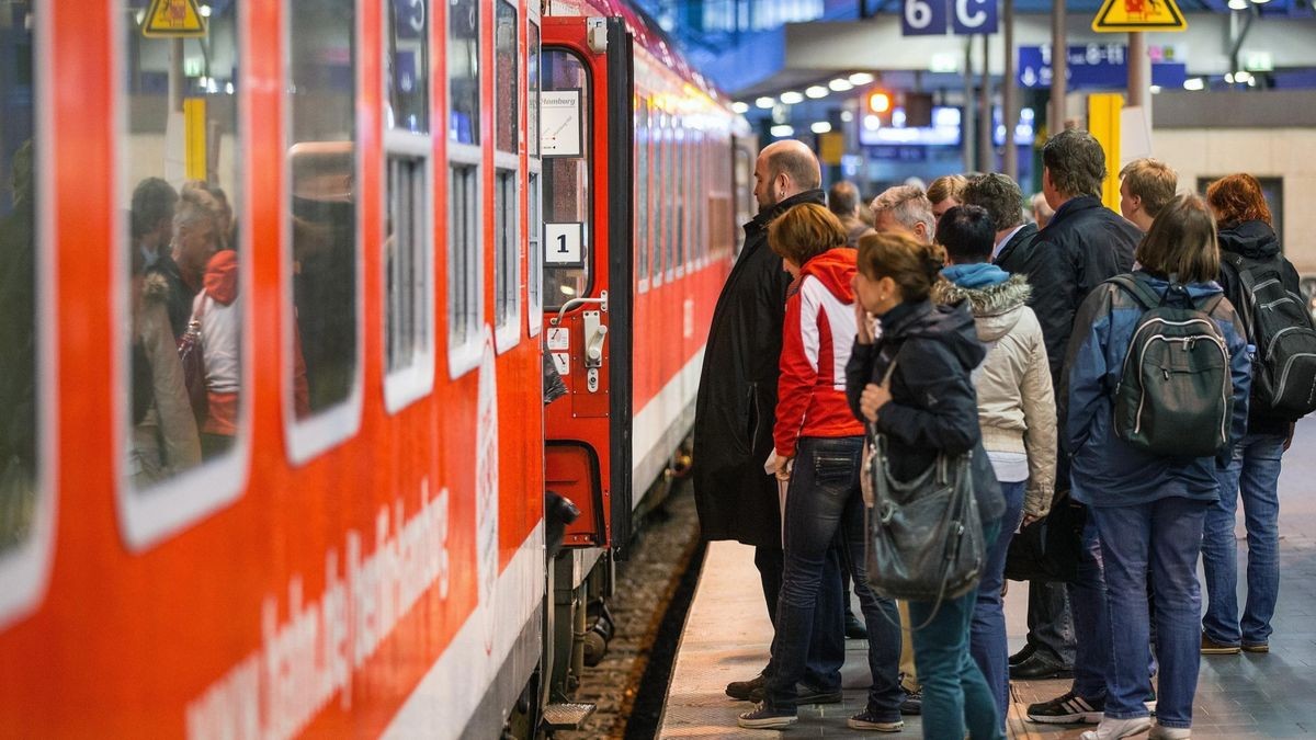 Seit Montag hält wieder ein Fernzug am Bahnhof Zoo