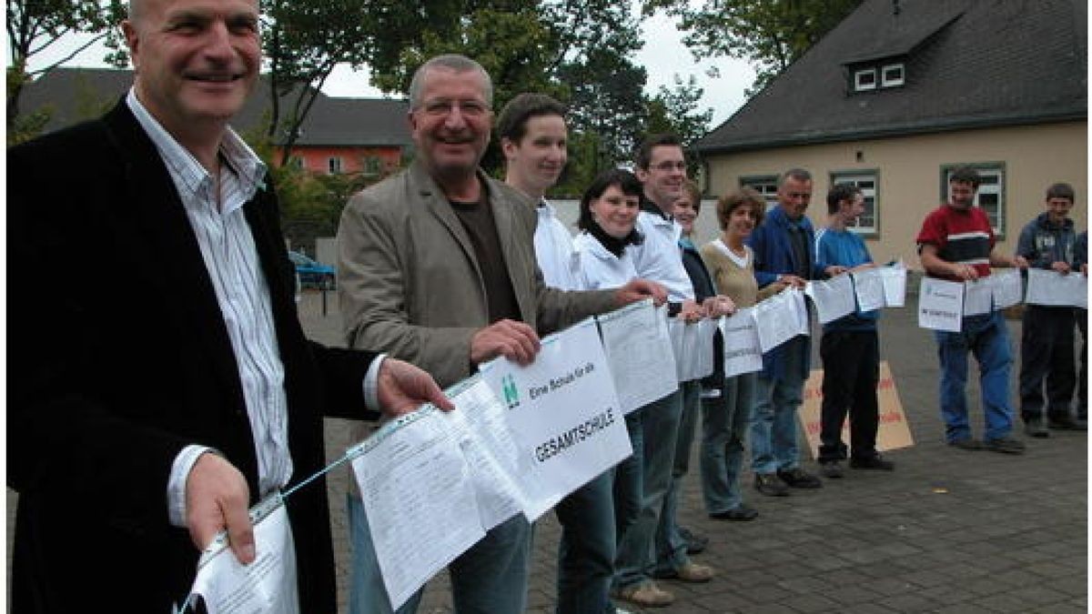 INI sammelt in nur vier Wochen 1121 Unterschriften für Gesamtschule