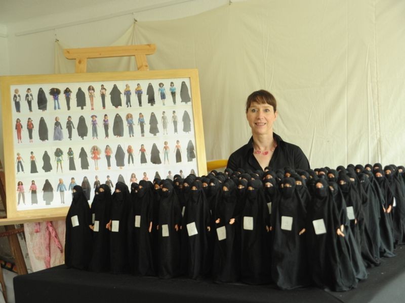 Barbie-Puppen mit Burka