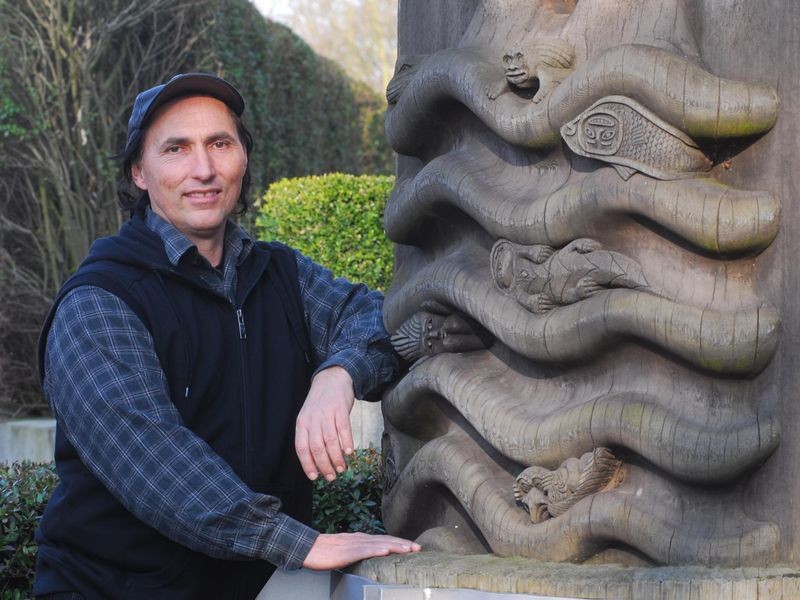 David Seven Deers - indianischer Pfahlschnitzer im Film