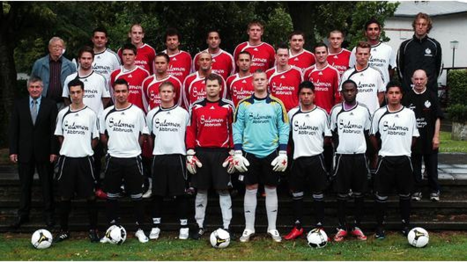 Die fetten Jahre sind vorbei Der Kader Tor: Björn Nickel, Daniel Vogt ...