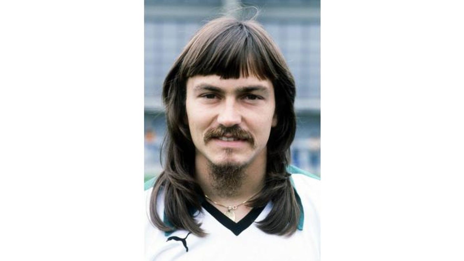 Foul mit schlimmen Folgen: Siegmann fällt Lienen