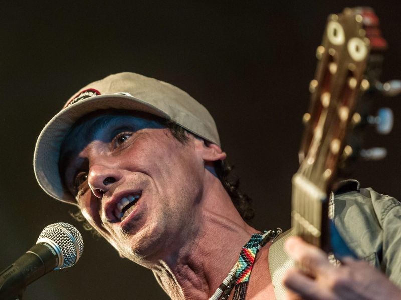 Manu Chao bringt die Fans zum Tanzen