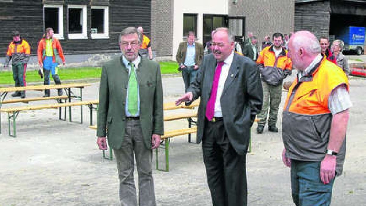 Neues Ausbildungszentrum für zukünftige Forstwirte eröffnet