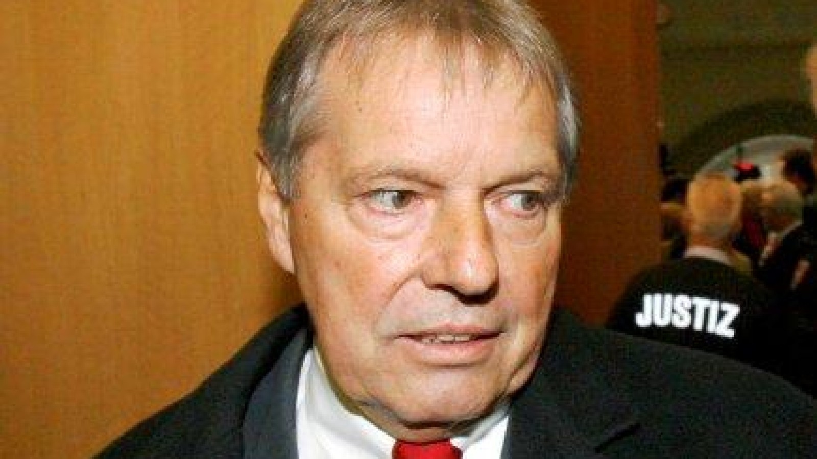 Nach VW-Affäre: Volkert vorzeitig frei