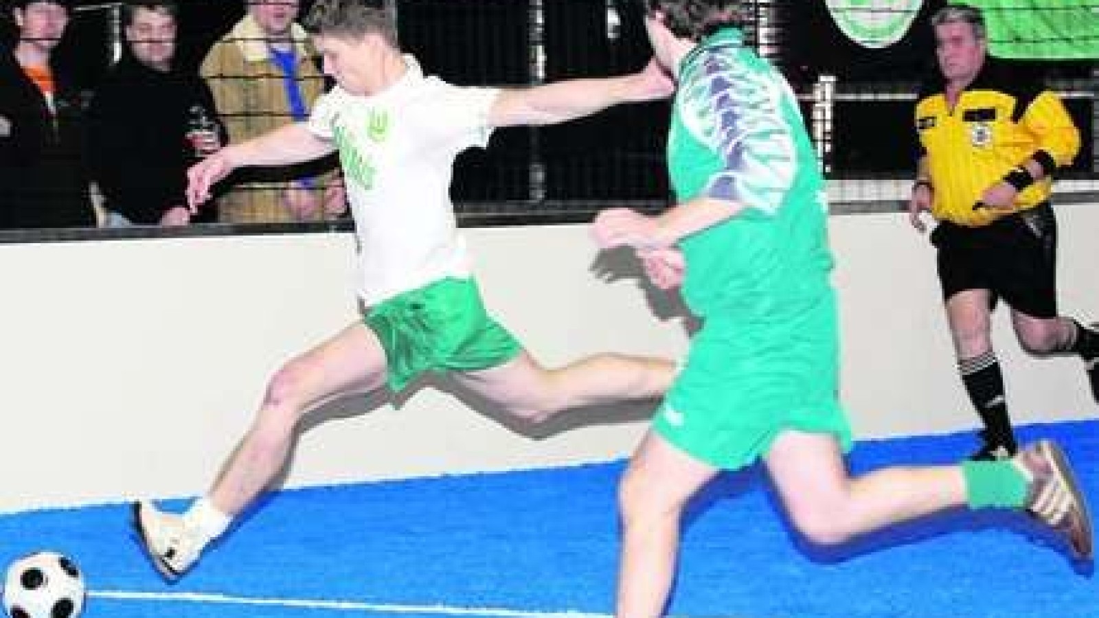 Die Fans kicken – die Profis sehen zu