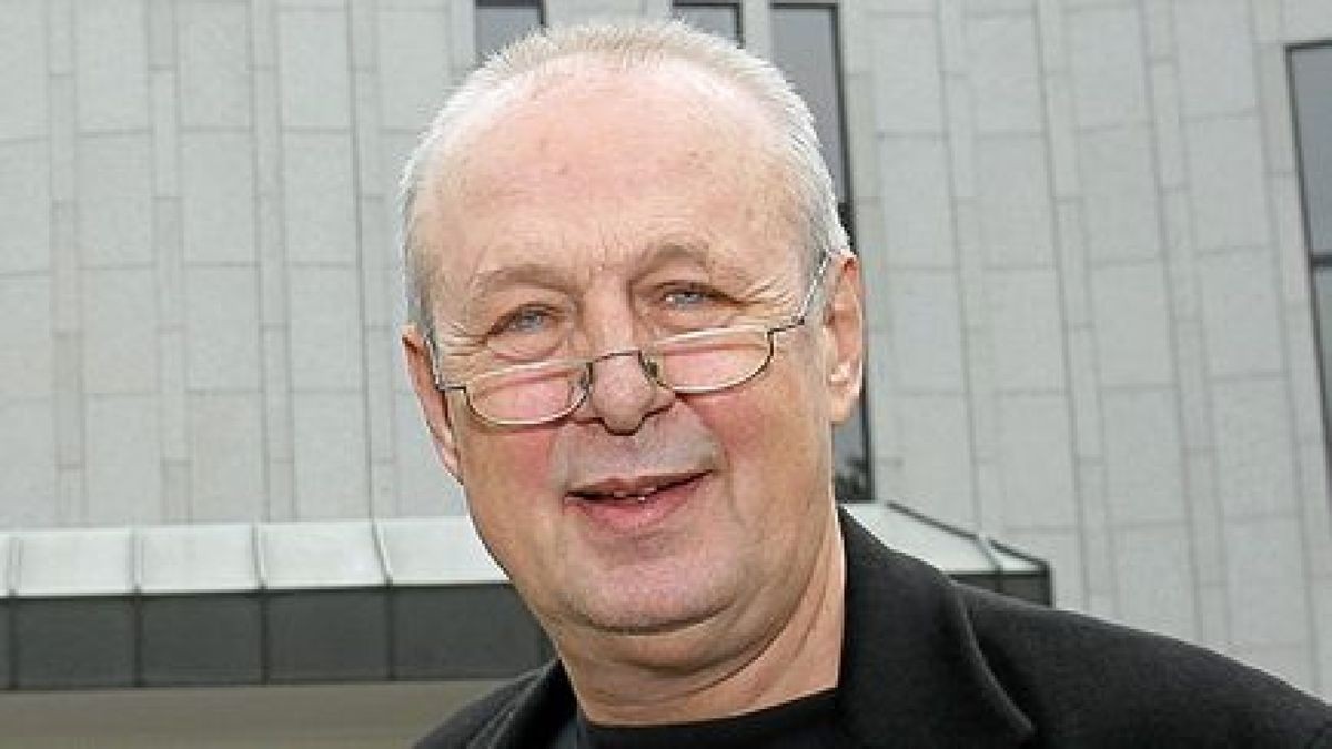 Stefan Soltesz wird Ehrendirigent