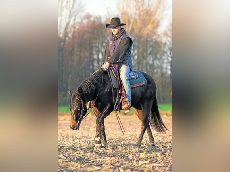 Hut, Stiefel, Jeans – René Opitz bringt Western-Stimmung nach Papenhorst