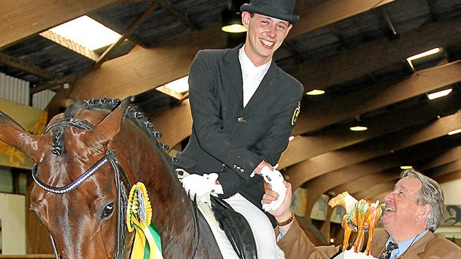 Dressur-Reiter Marco Ulrich trainiert mit Olympiastarterin