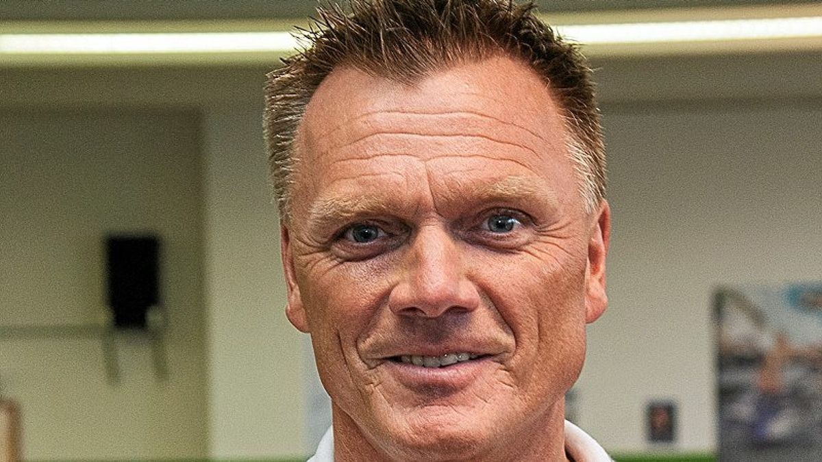 Armwrestler-Elite kämpft in Wolfsburg