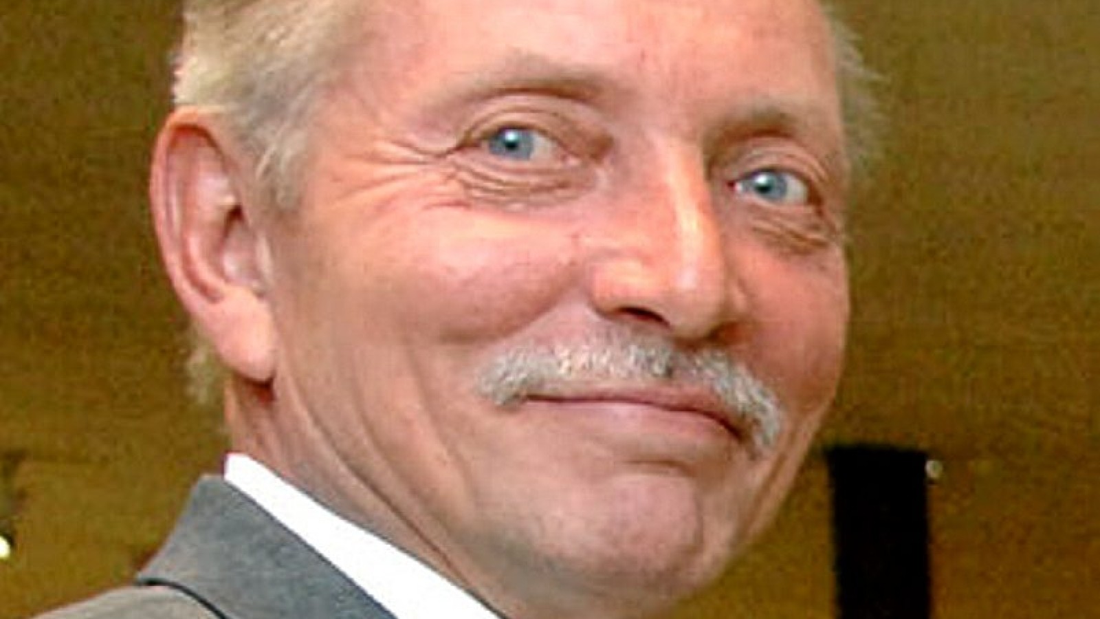 Michael Raabe legt Amt im Theaterring nieder