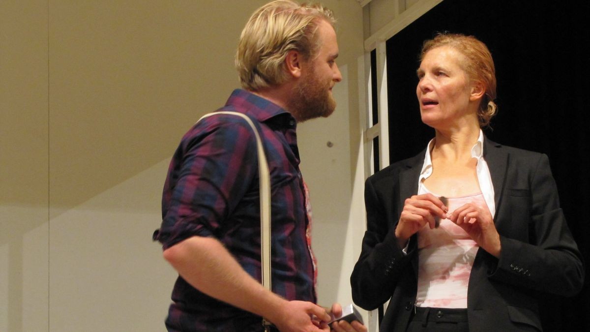 Viel nackte Haut und eine Frau als Goethes "Faust"