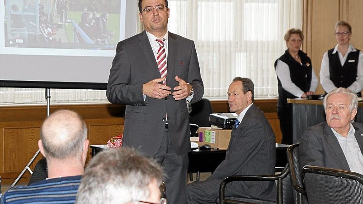 Fußball-Chef Pinelli dokumentiert neue Ära