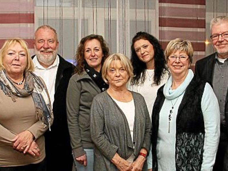 Uwe Wenkebach und Reinhold Höfs tauschen ihre Ämter