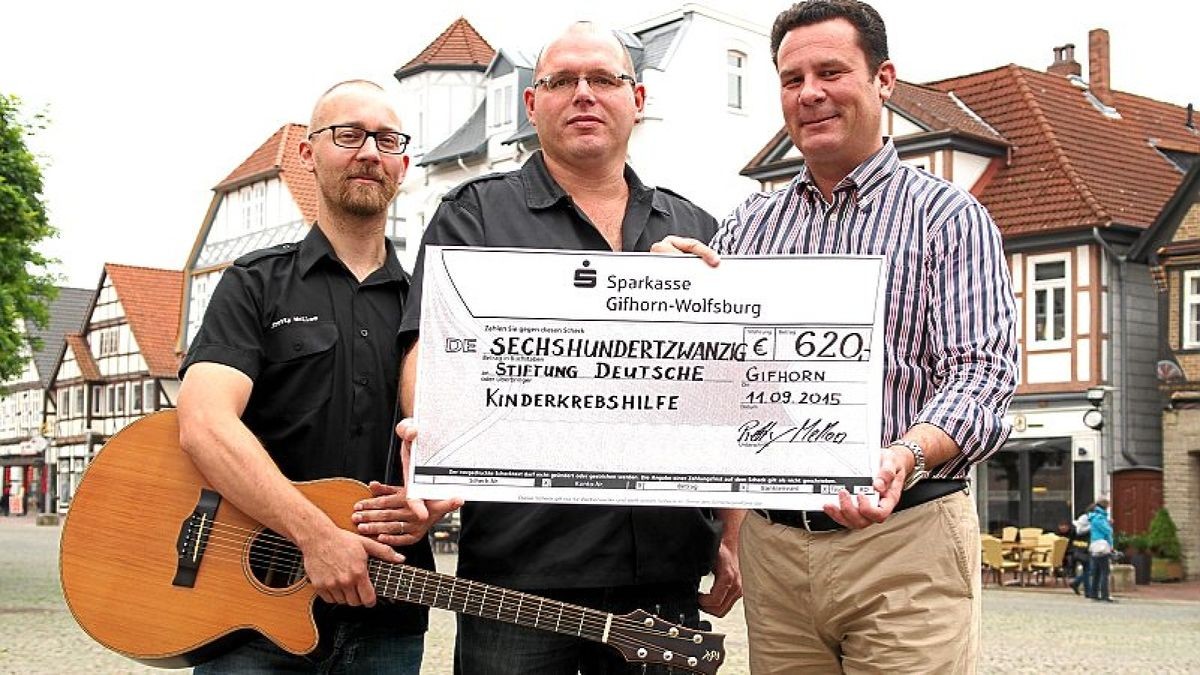 Straßenmusiker ertingeln 620 Euro für die Kinderkrebshilfe