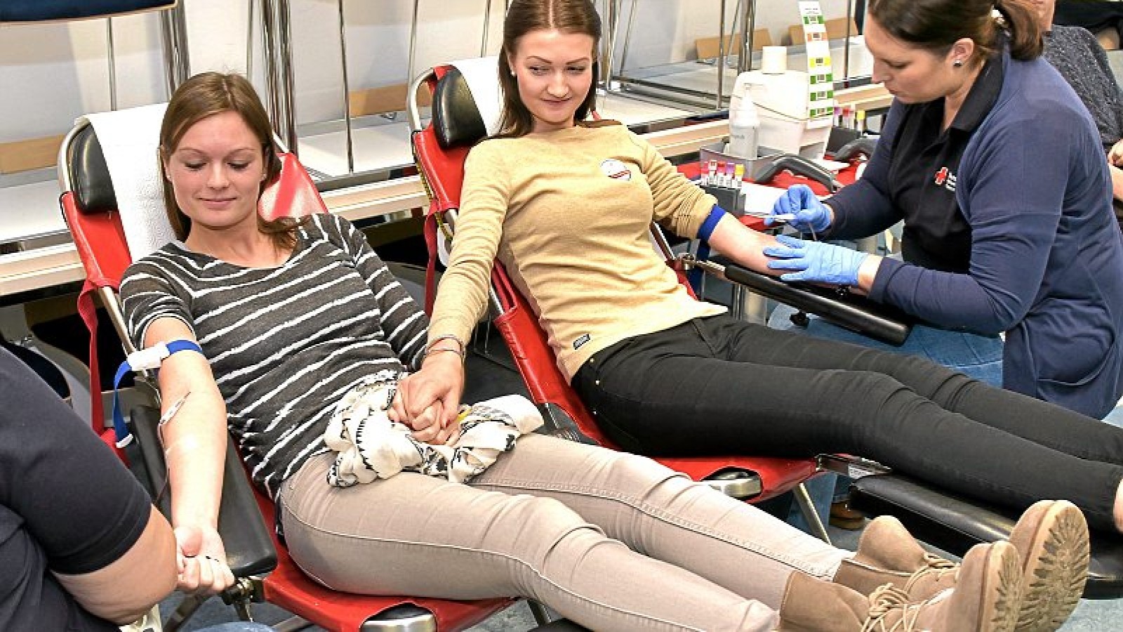 Ostfalia-Studenten geben ihr Blut und ihre DNA