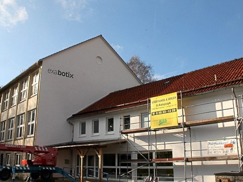 Firma Exabotix kaufte die ehemalige Grundschule