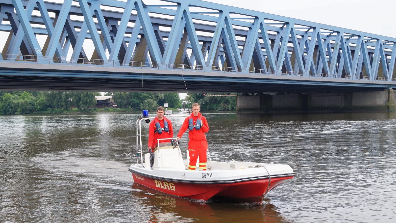Ein neues Rettungsboot für den DLRG Harburg muss her