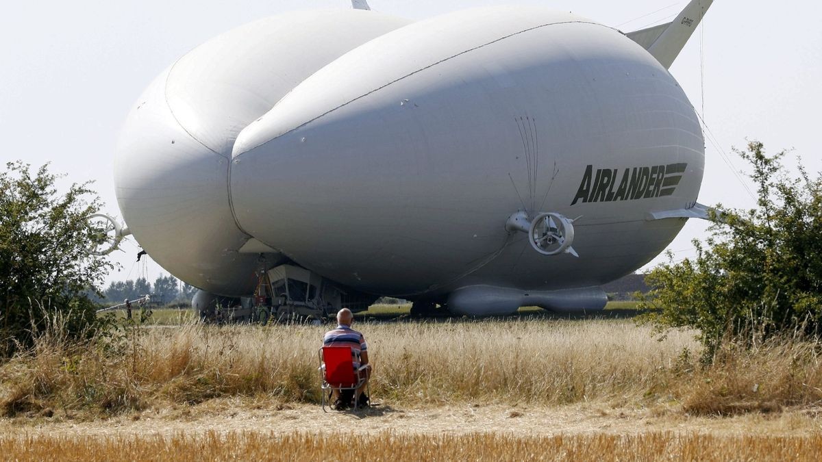 Airlander 10: So startet der größte Zeppelin der Welt in den Himmel
