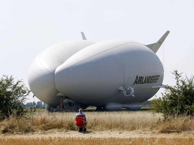 Airlander 10: So startet der größte Zeppelin der Welt in den Himmel