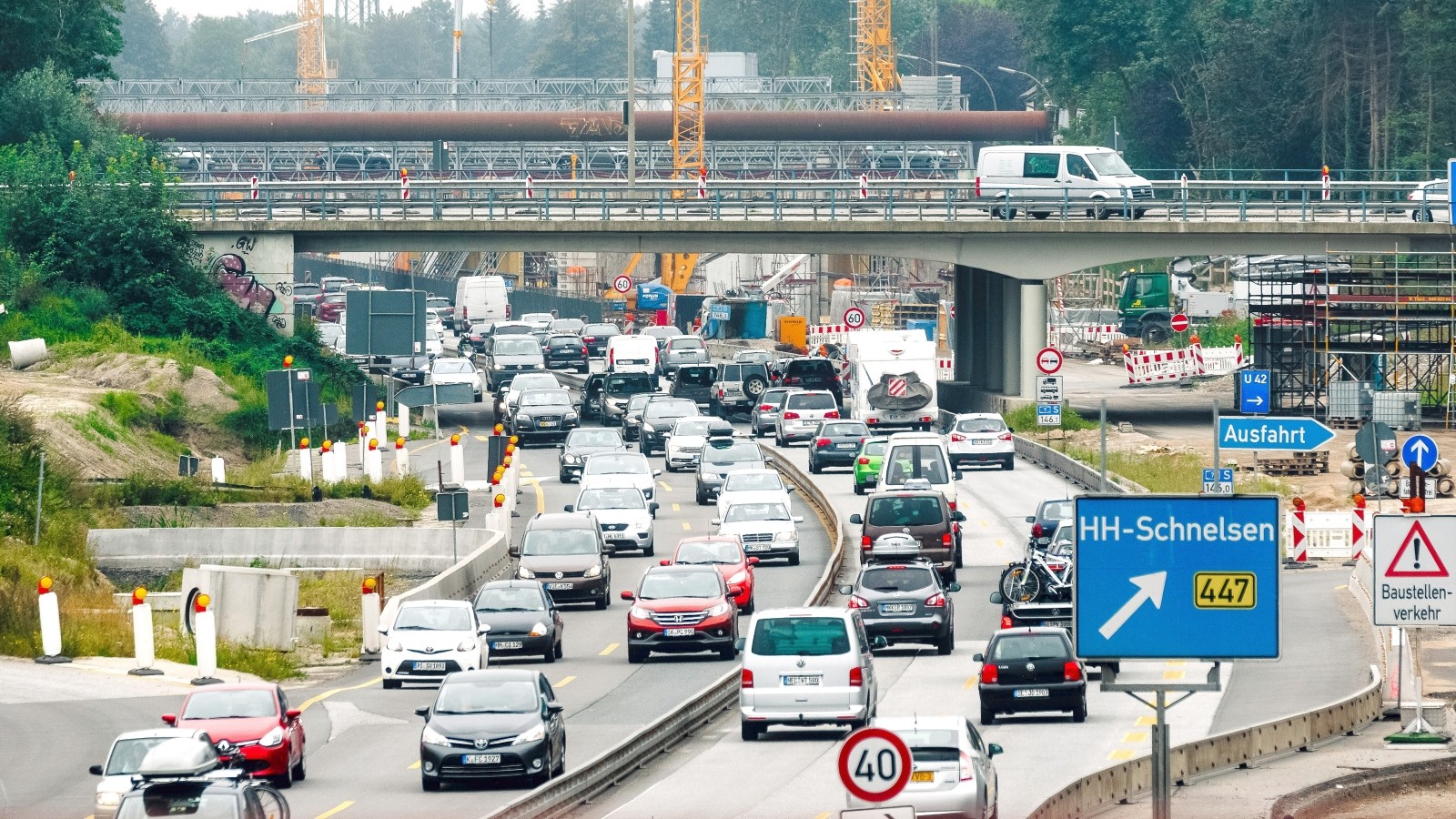 Das erste Teilstück der Autobahn 7 ist fertig
