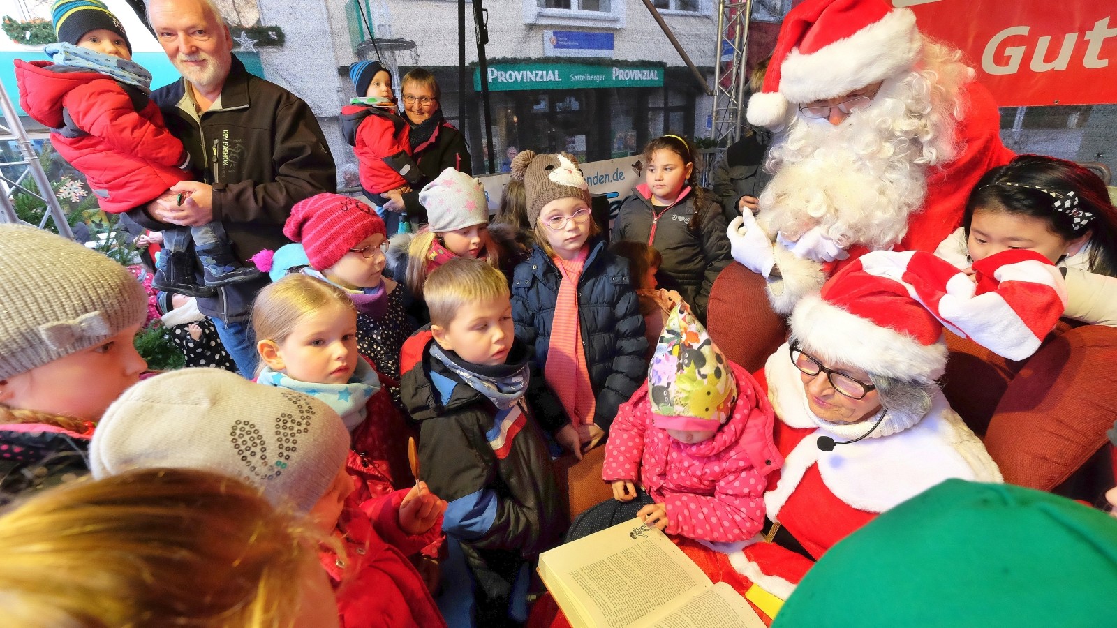 Neuer Christkindel-Markt in Fröndenberg kommt bestens an