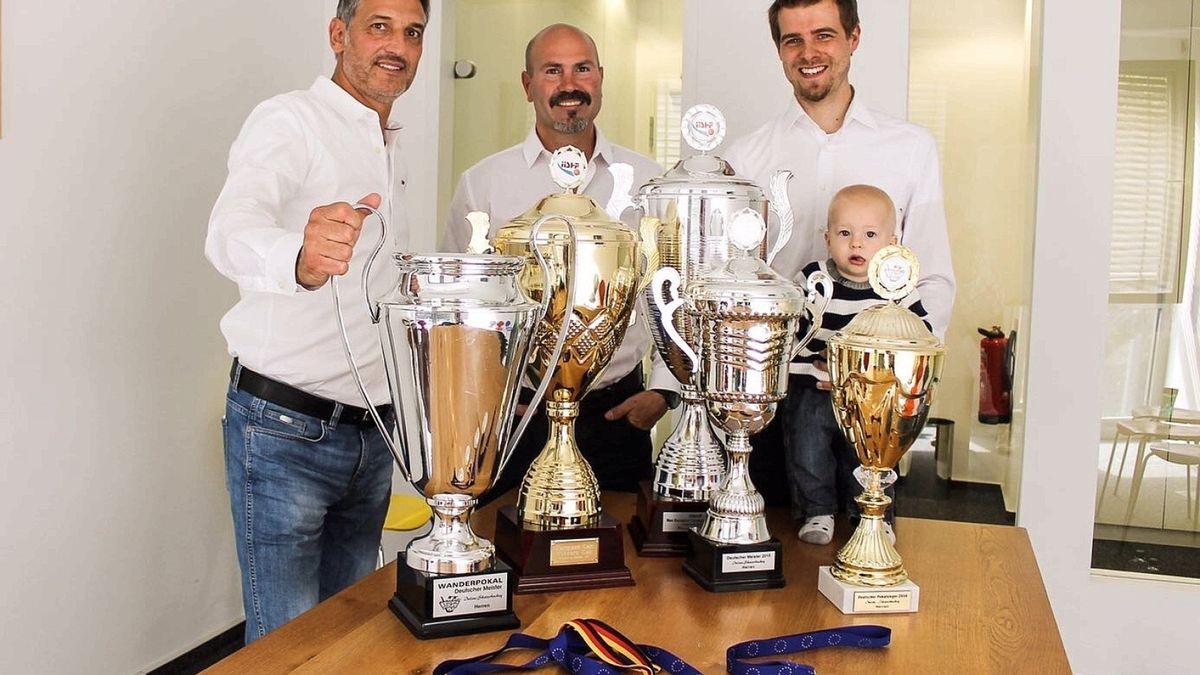 Erfolgstrainer Frank Petrozza bleibt Rockets treu