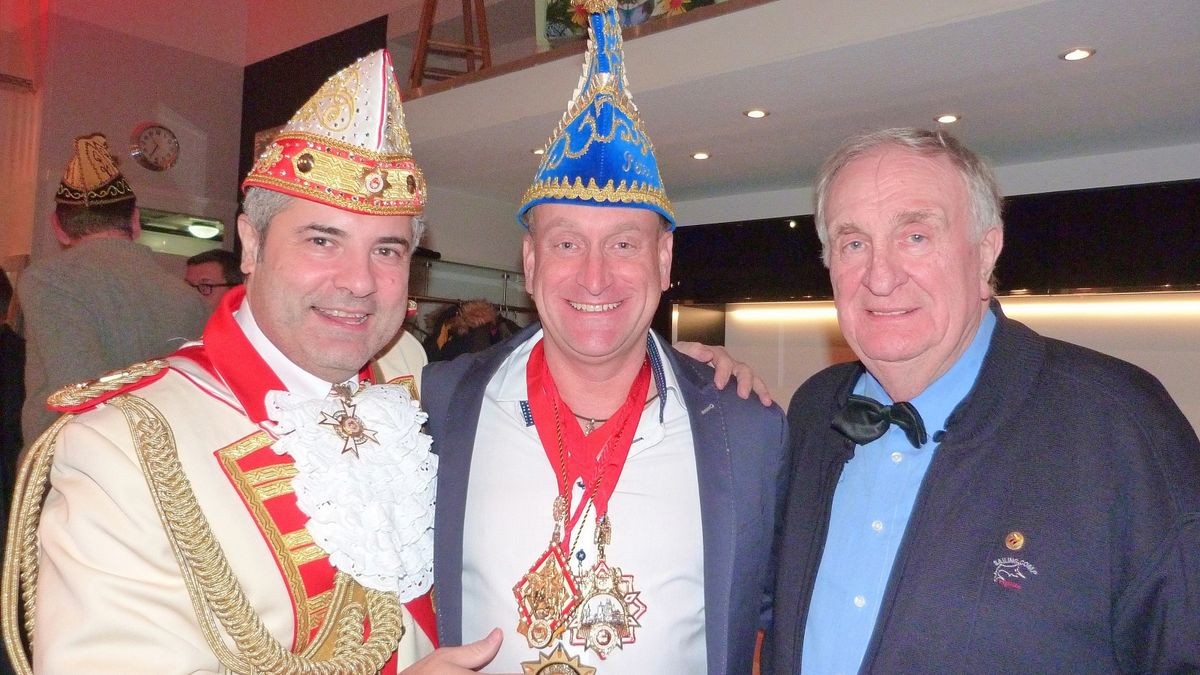 Alaaf: Kölner Prinzengarde zu Gast beim Olper Prinz Peter I.