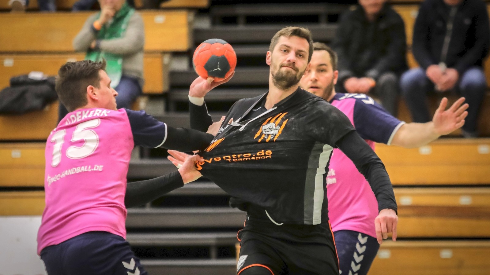 Paukenschlag! Wölfe Nordrhein werfen Joel Huesmann raus