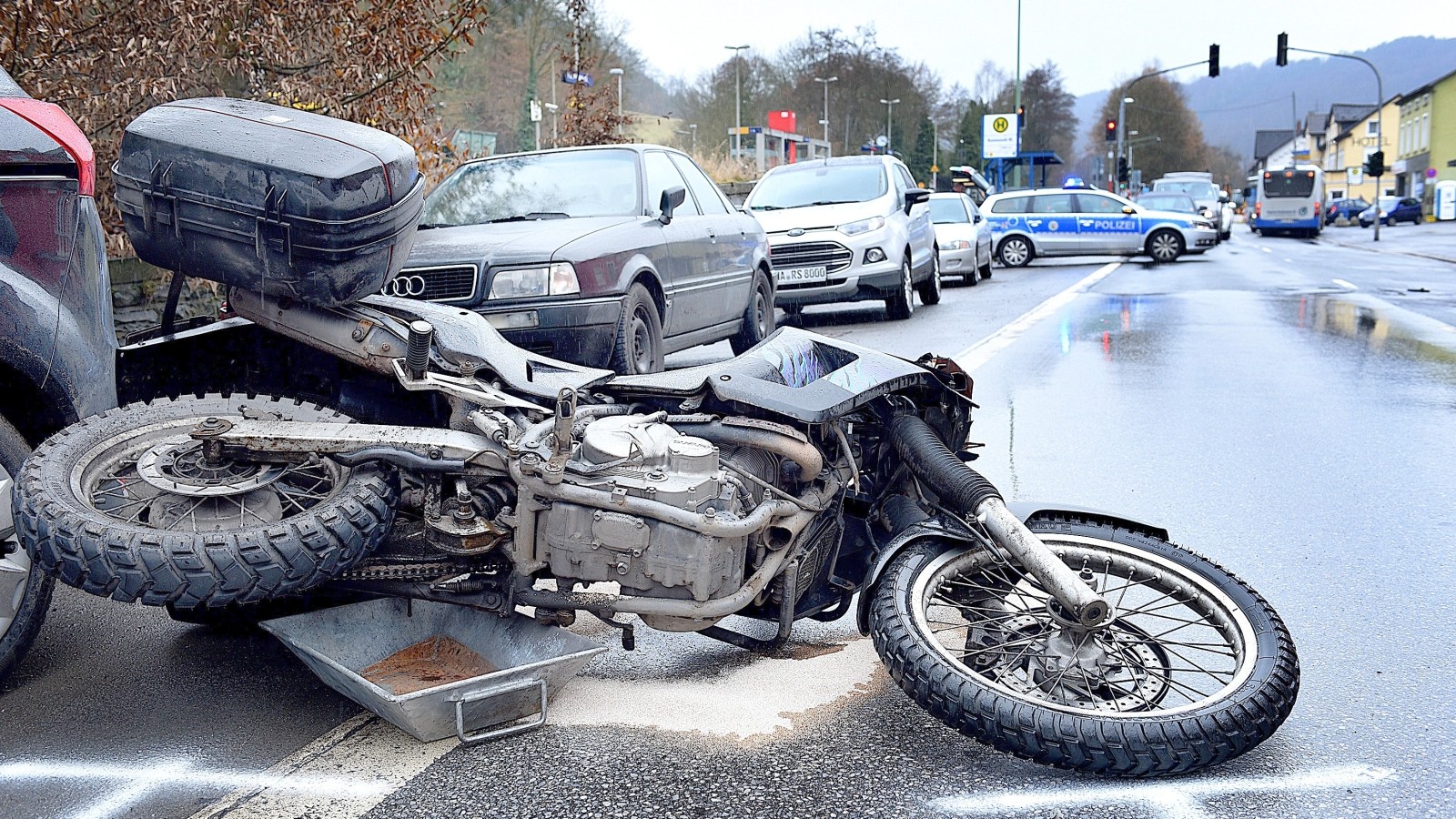 Kontrolle verloren: Motorradfahrer wird schwer verletzt