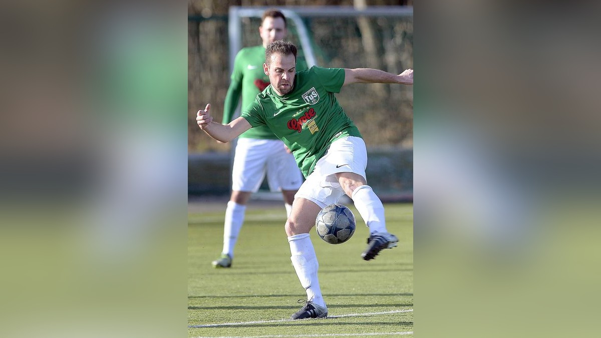 Rademacher glänzt bei 6:2-Triumph des TuS mit Hattrick