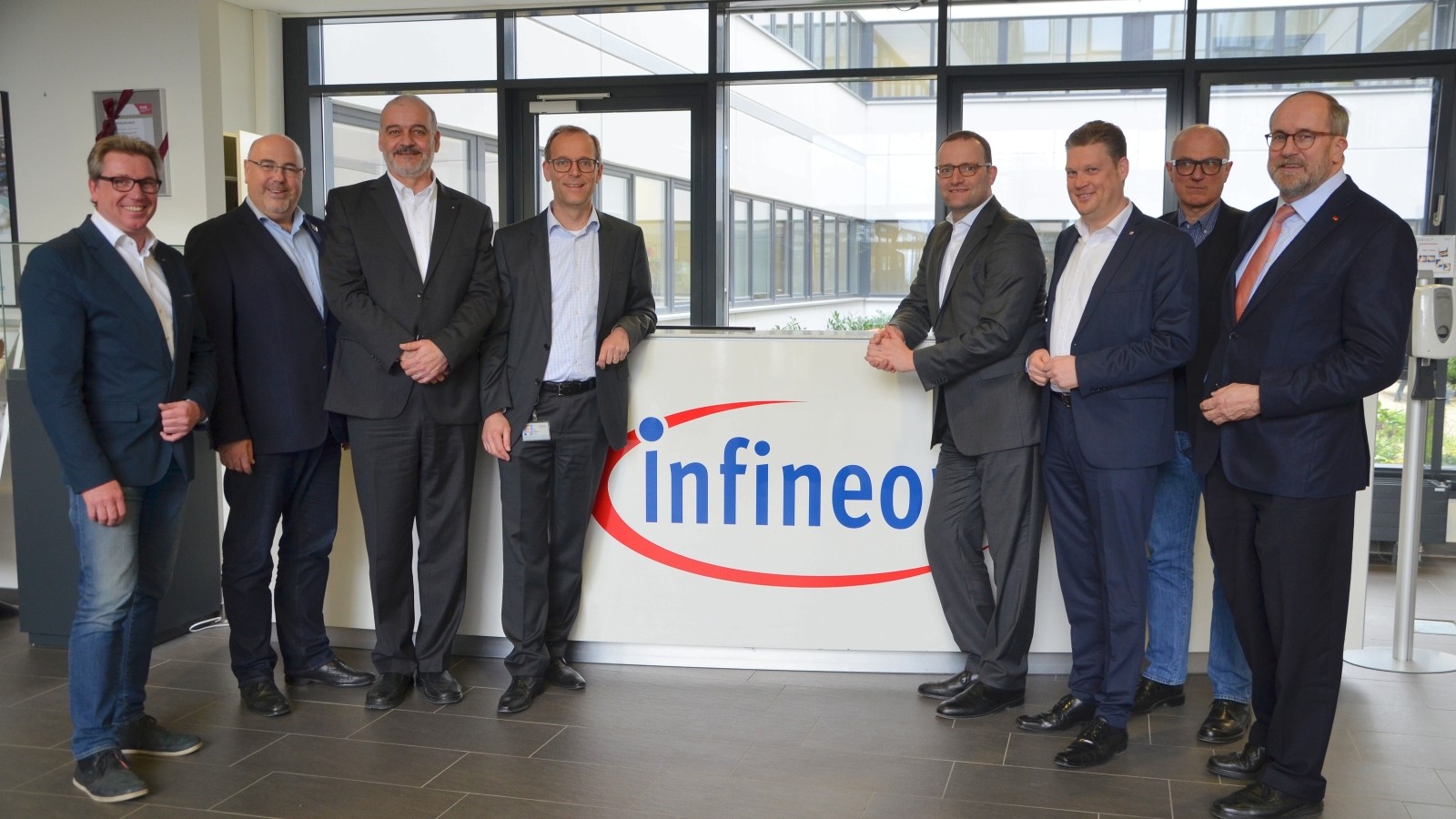 Wie Infineon 450 Ingenieure nach Warstein lockt