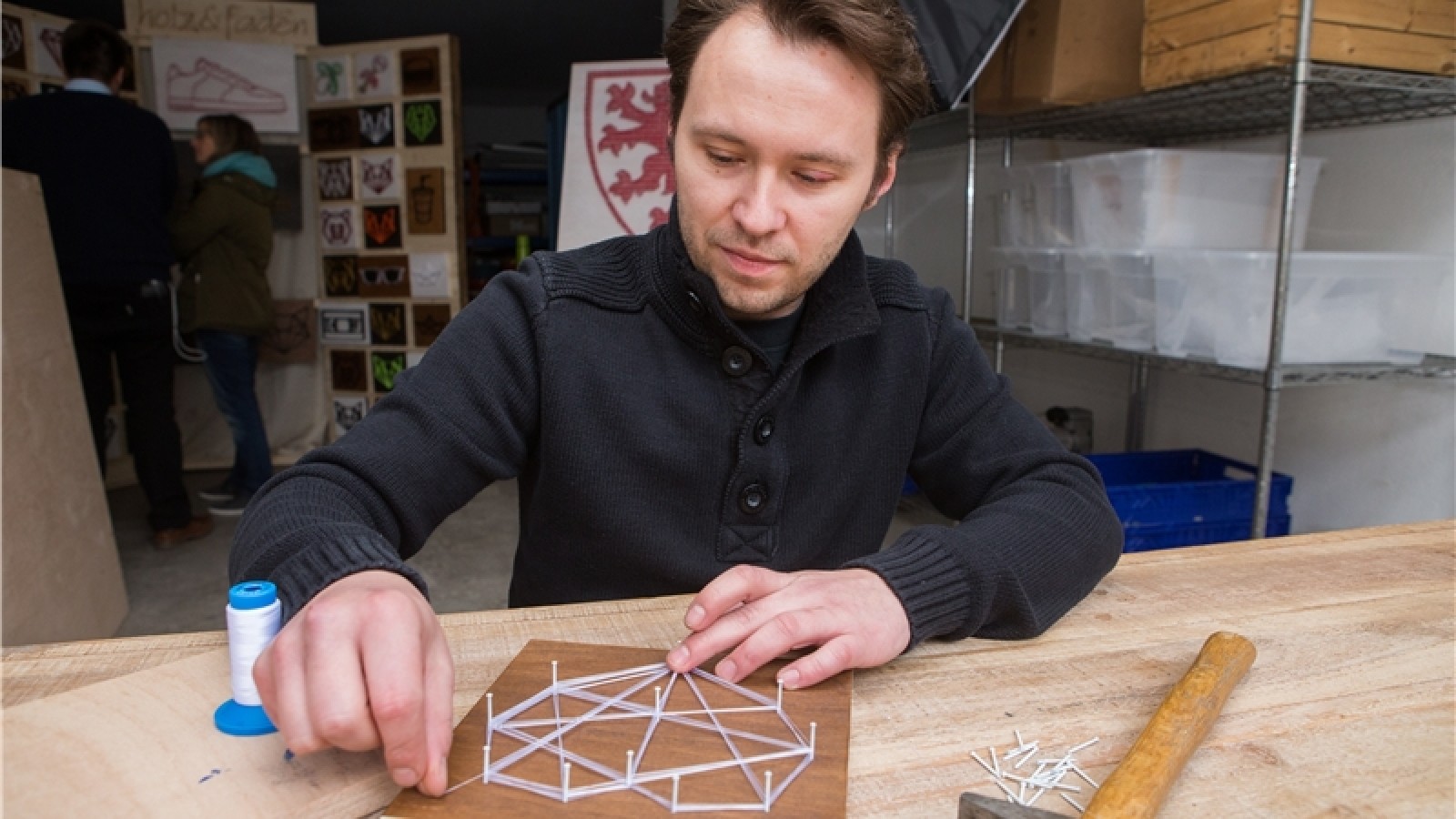 Fadenbilder aus der Hinterhof-Garage